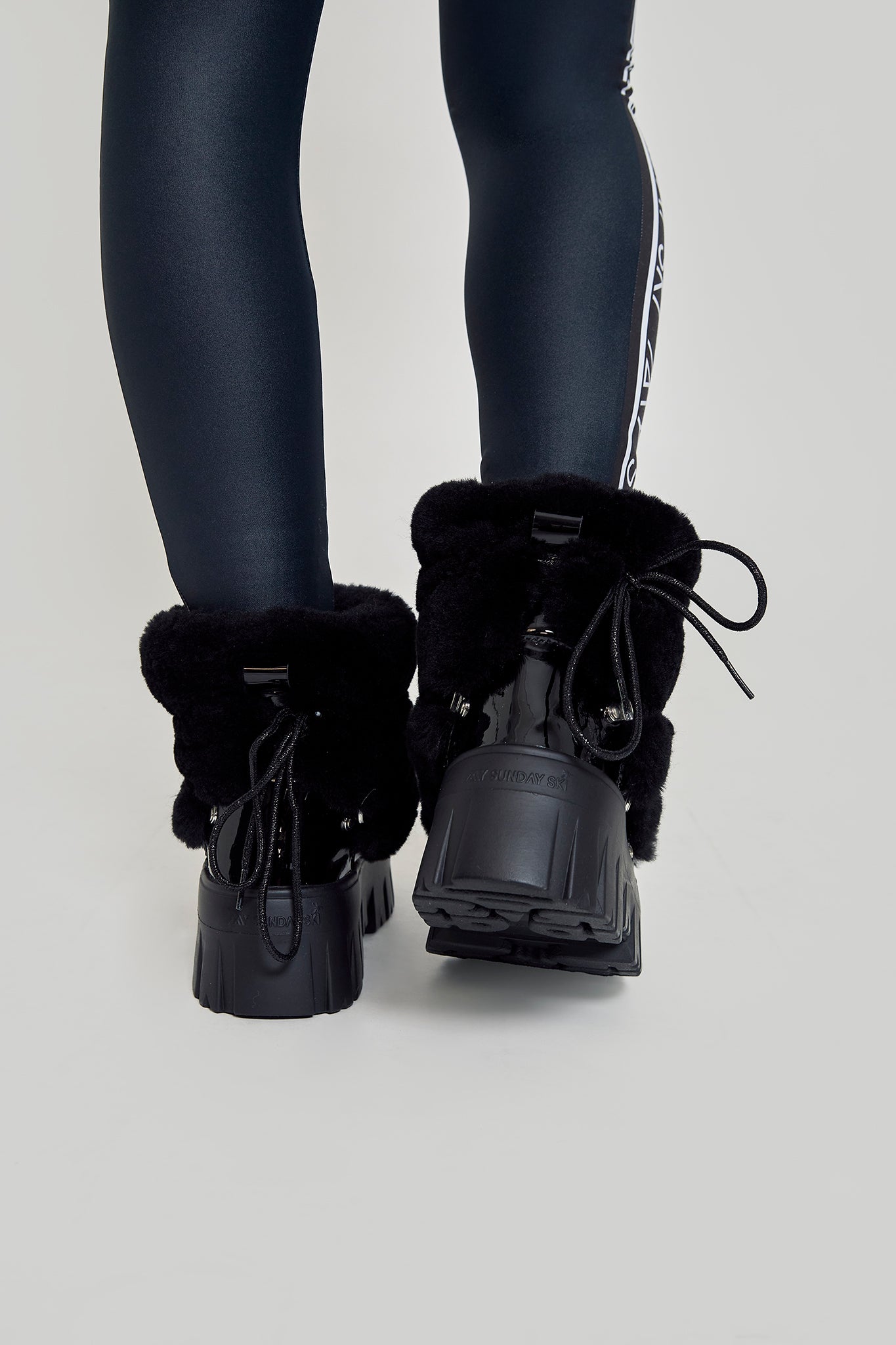 Lug Tread Shearling Snow Boots - Short Black – My Sunday Ski