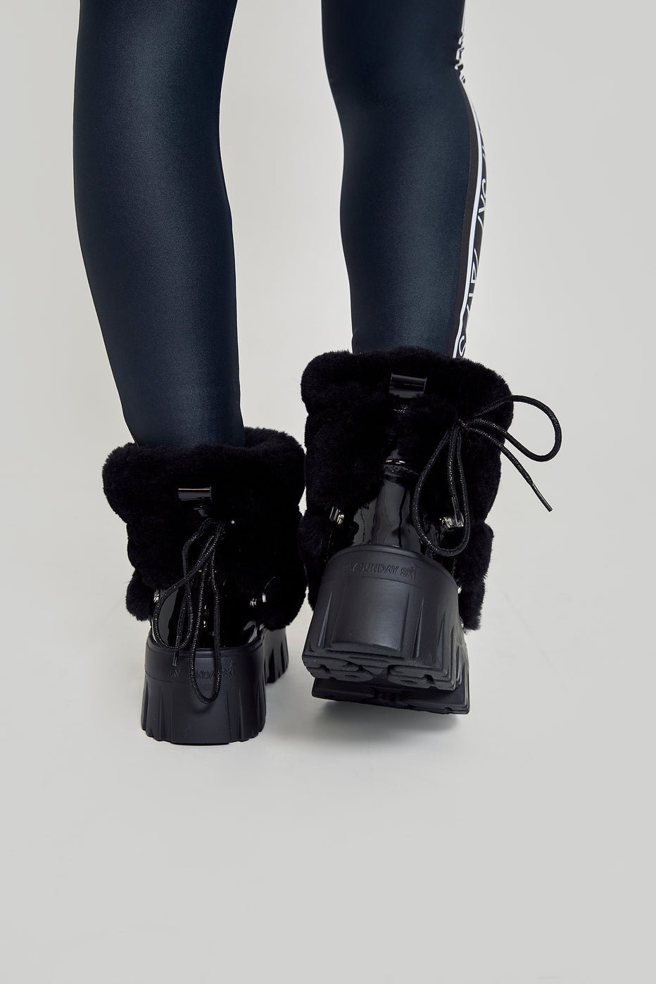 Lug Tread Shearling Snow Boots - Short Black – My Sunday Ski